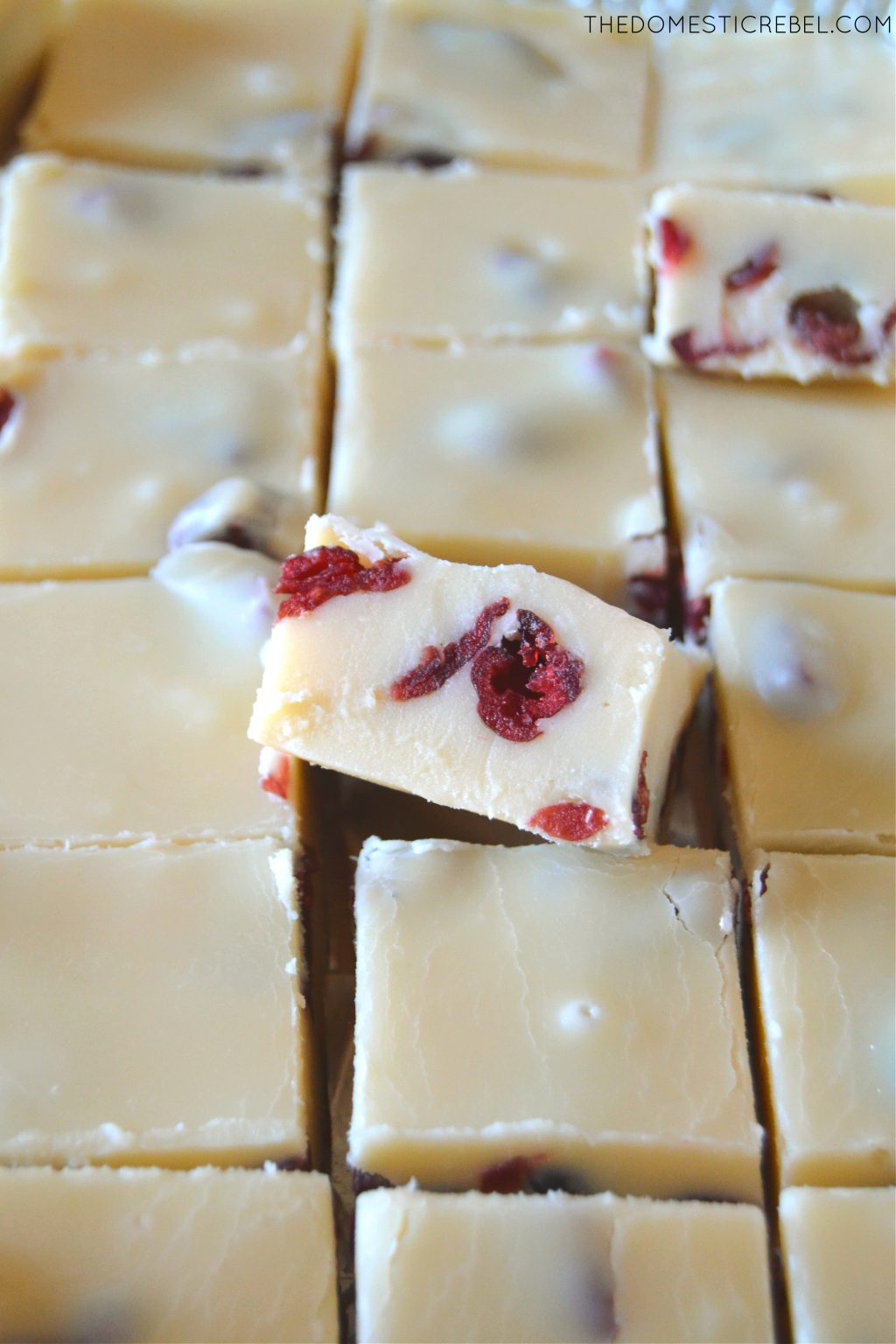 White Chocolate Cranberry Fudge | The Domestic Rebel